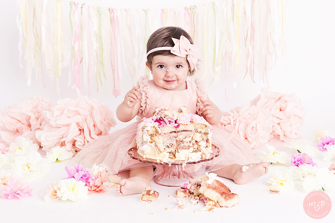 Little Emily's Cake Smash Photo's in Leeds | Meagan Sarah Photography
